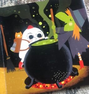 Children’s Bookshelves: Halloween Books (with Reviews)